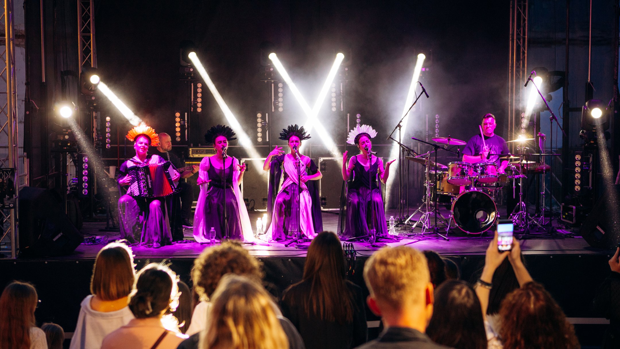 Під час концерту гурту YAGODY в Івано-Франківську зібрали 120 тисяч ...